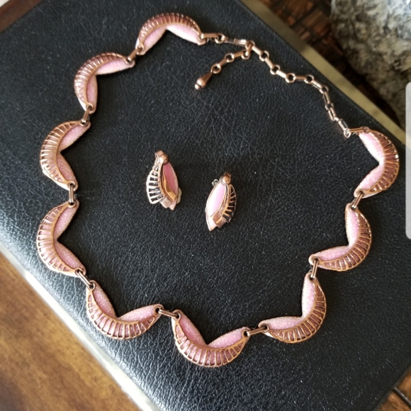 Matisse | Jewelry | Matisse Seine Pinkwhite Speckled Vint Enamel ...